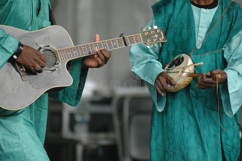 Musiciens africains photo stock. Image du mali, instruments - 886868