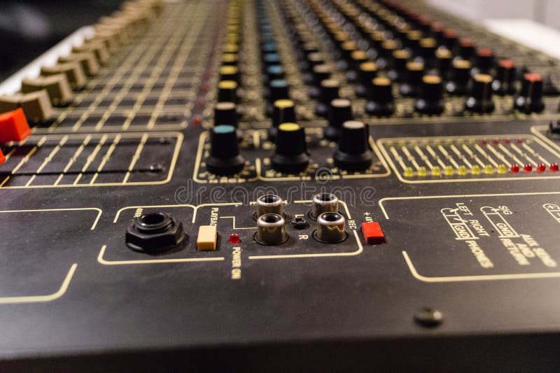 Musik mixing desk stock image. Image of console, controls - 154020881