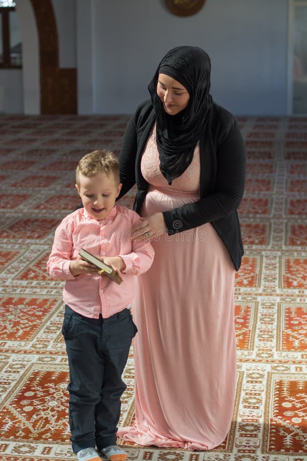 Muslim family stock image. Image of creed, history, faith - 90031401