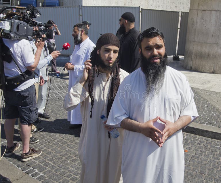 Muslim Fundamentalists editorial photography. Image of islam - 24992122