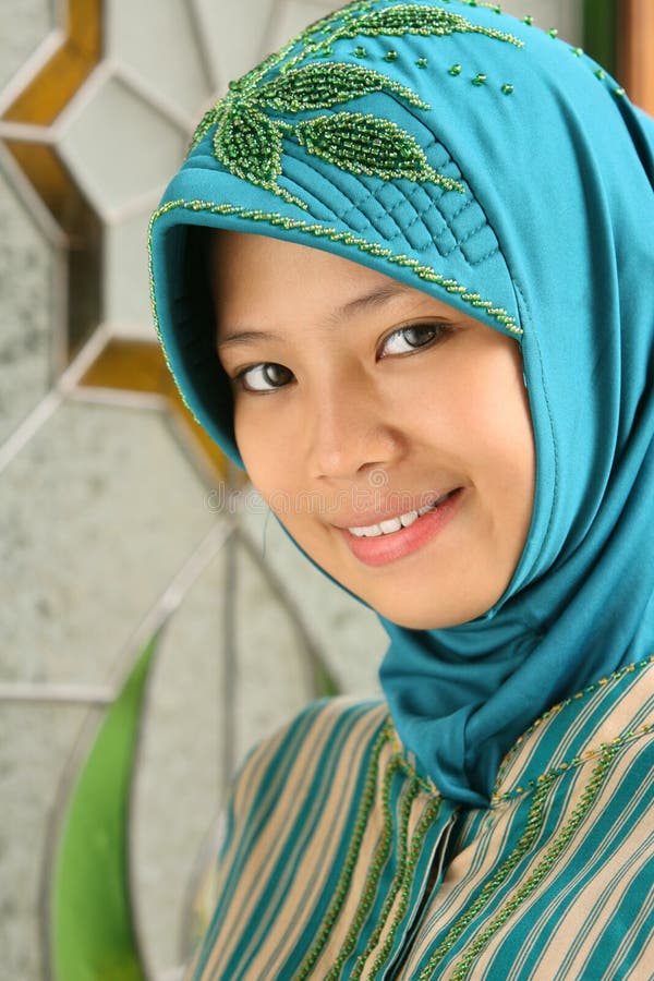 Muslim Girl stock image. Image of outdoor, pretty, islam - 6232221