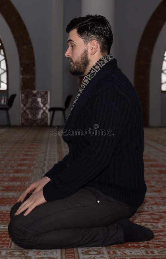 Muslim man pray stock image. Image of allah, belief, male - 89040533