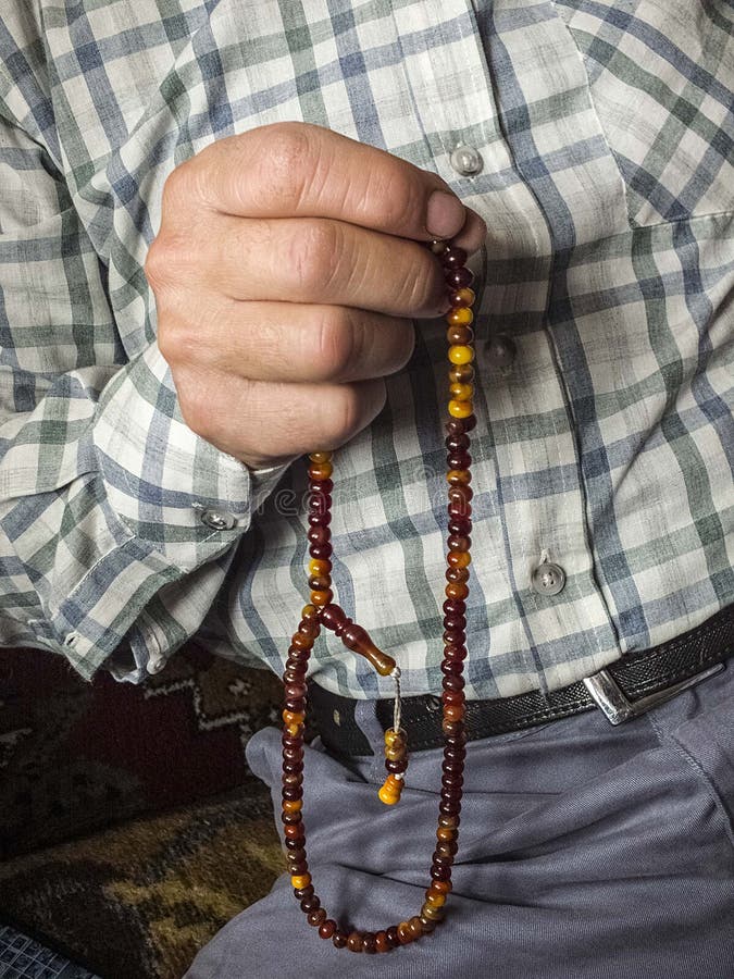 A Muslim Man Who Attracts Praise, a Muslim Who Worships a Muslim Man ...