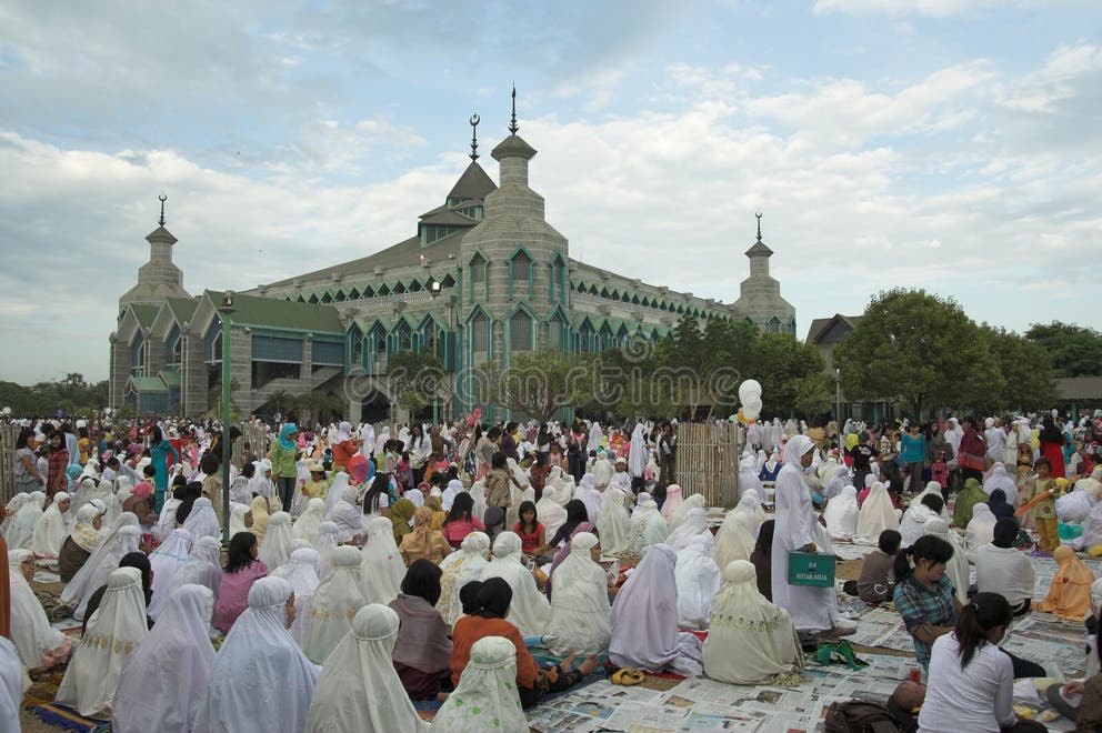 Muslim pray editorial stock image. Image of pray, fitr - 6584034
