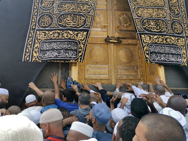 Congregation in Front of the Kaabah. Editorial Image - Image of nabawi ... Congregation in Front of the Kaabah. Editorial Image - Image of nabawi ...