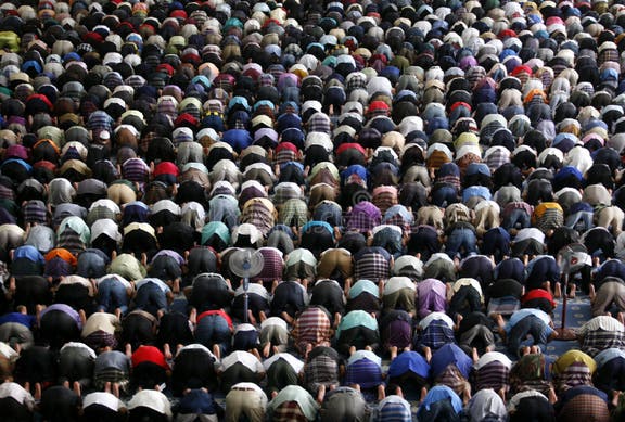 Muslims praying stock image. Image of belief, faithfulness - 3412923