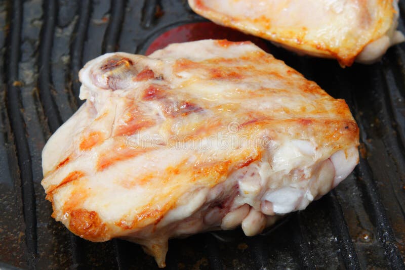 Muslo del pollo frito imagen de archivo. Imagen de pollo - 101488823