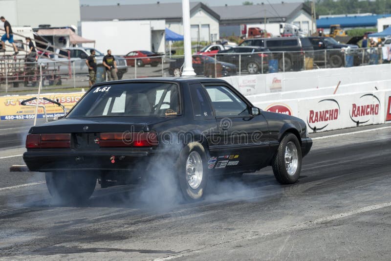 Drag racing editorial photography. Image of competitor - 62707642