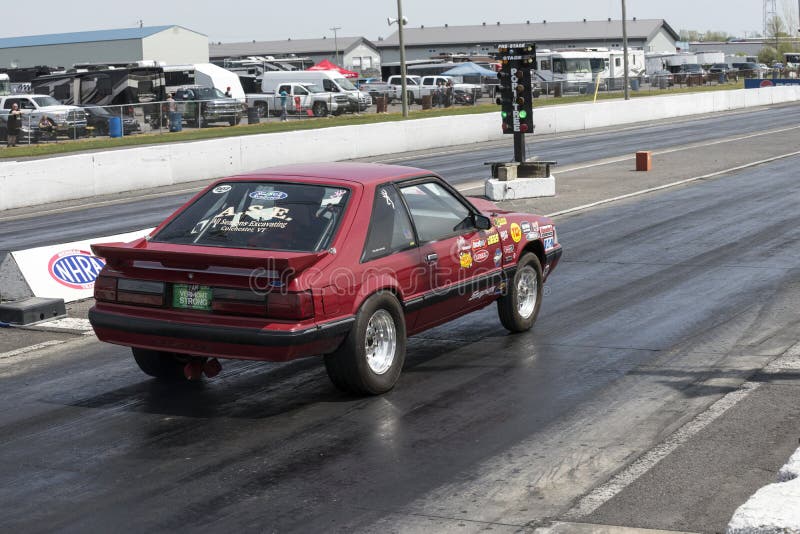 Drag racing editorial image. Image of action, competitors - 90569100