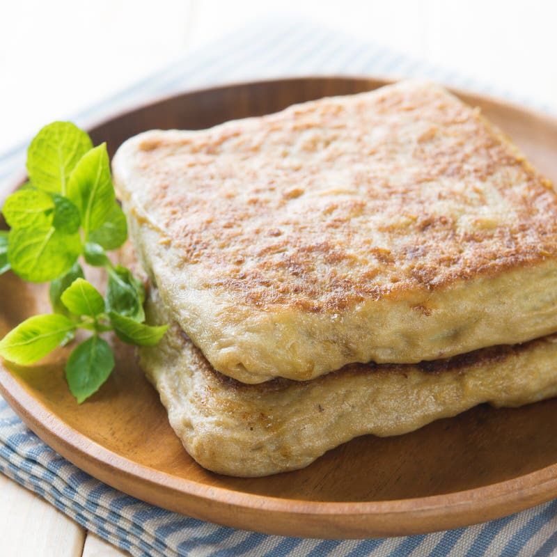 Middle East Stuffed Bread Mutabbaq Stock Photo - Image of meal, chicken ...