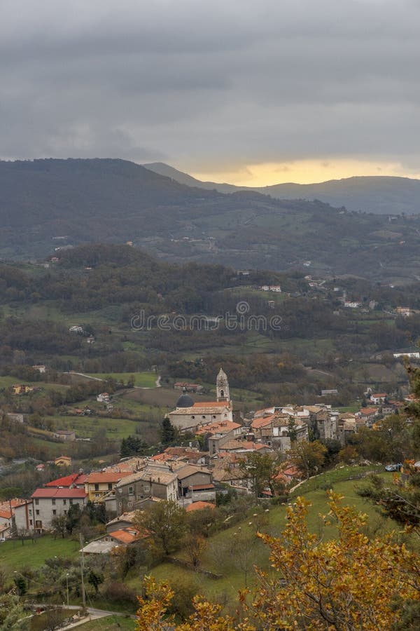 Mutri de Cusano imagen de archivo. Imagen de rural, colinas - 88613961