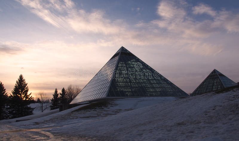 Muttart Conservatory Pyramid at Dusk Editorial Image - Image of winter ...