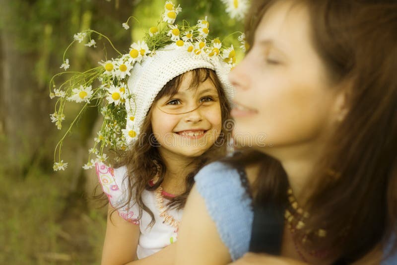 Mutter mit Tochter stockbild. Bild von ausdruck, frau - 6159347