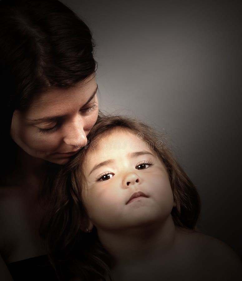 Mutter und Kind stockfoto. Bild von glück, familie, schön - 3231176