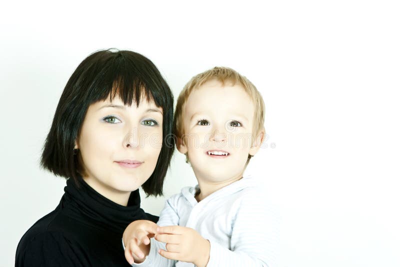 Mutter- und Kindportrait stockfoto. Bild von person, frau - 12680828