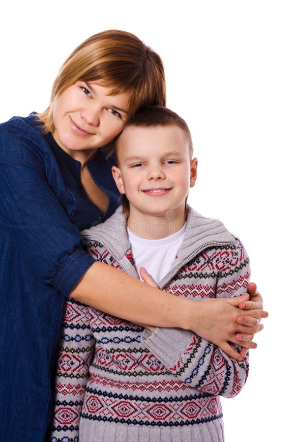 Mutter und Sohn stockbild. Bild von umarmen, studio, frau - 13336673
