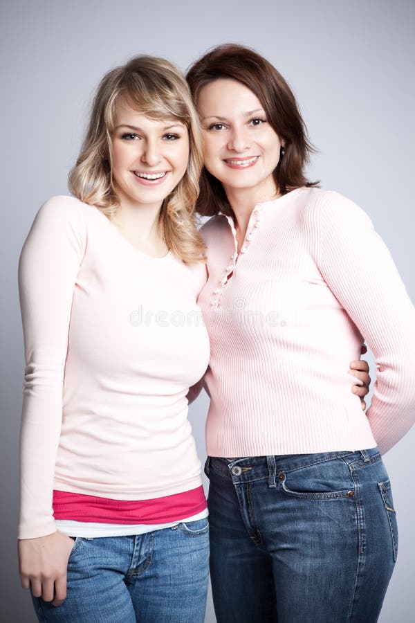 Mutter Und Tochter, Die Tag Des Mutter Feiern Stockfoto - Bild von ...