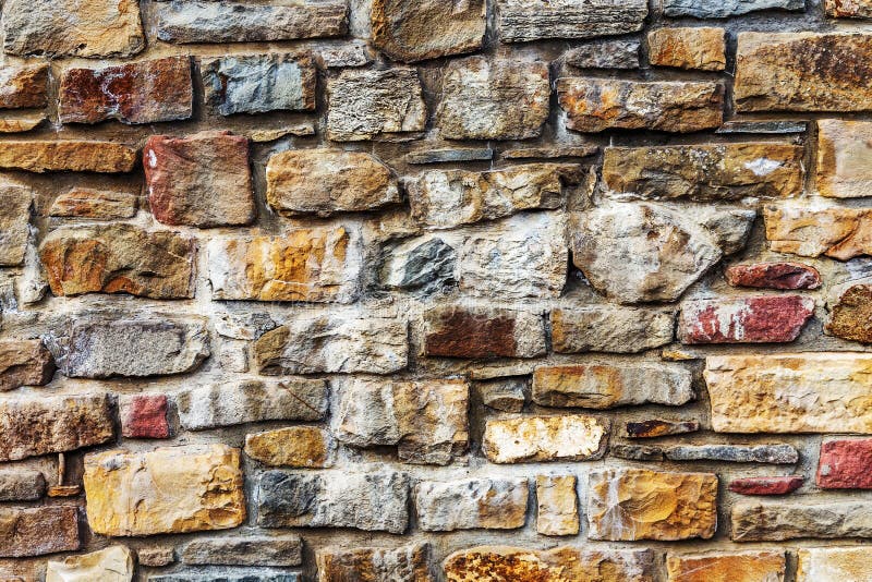 Muur Van Natuursteen Wordt Gebouwd Dat Stock Foto - Image of mineraal ...