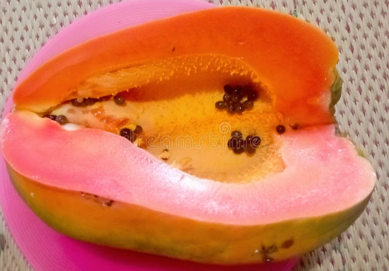 Muy Deliciosa Fruta Amarilla Amarilla Lista Para Comer Foto de archivo ...