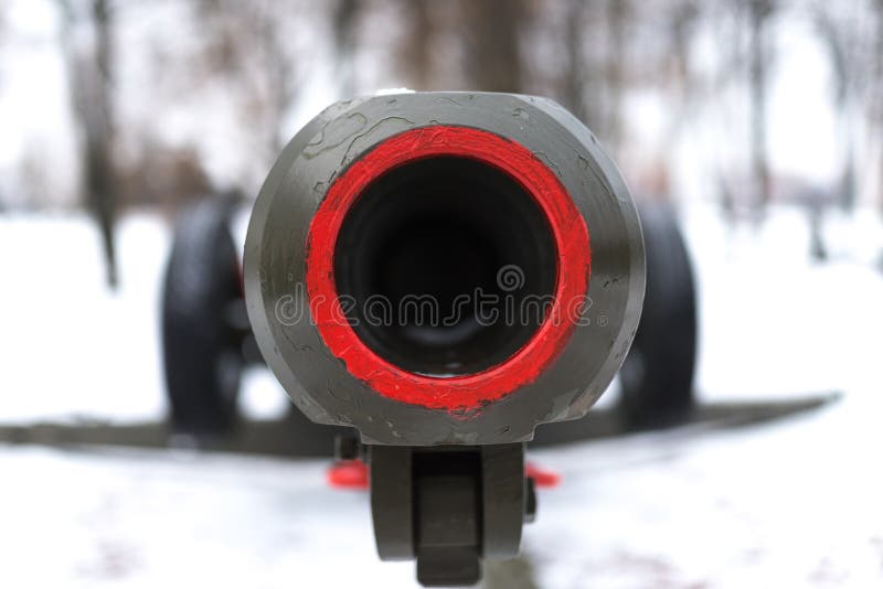 The Muzzle of an Artillery Gun Stock Photo - Image of pointing, lens ...