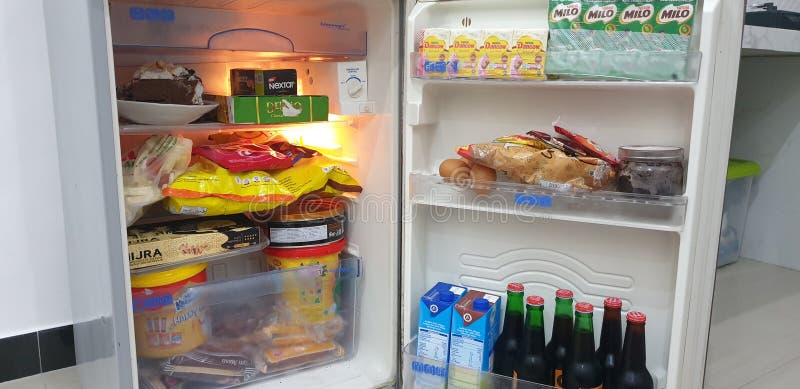 My Refrigerator Full of Meals Editorial Photo - Image of meal, retail ...