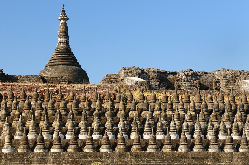 Myanmar (Birmania), Mrauk U - Templo De Kothaung Imagen de archivo ...