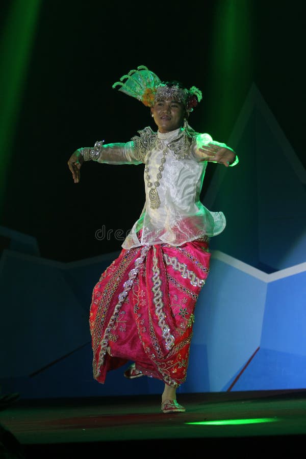 Myanmar dances editorial stock image. Image of traditional - 70253129