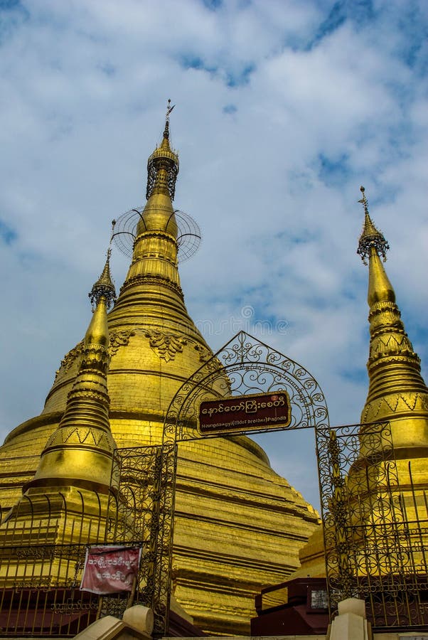 Myanmar Temples in the Summer Editorial Photo - Image of boat ...