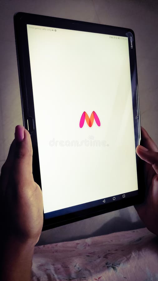 Myntra Shopping App Holding by a Girl Editorial Photo - Image of purple ...