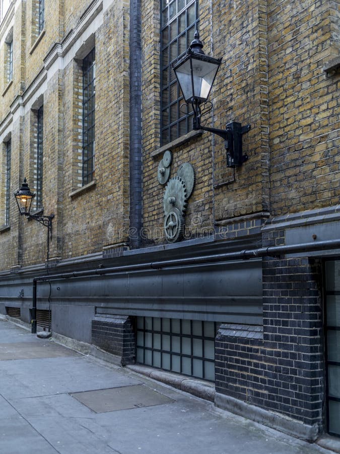 A Mysterious, Grimy and Hidden Old Back Alley in London Stock Photo ...