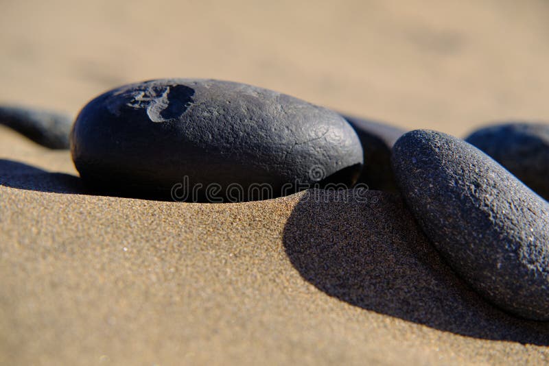 The Mysterious Story of Two Pebbles in the Sand of Gran Canaria 库存图片 ...