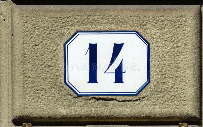 Numere Quatorze Cores Amarelas Sobre Um Fundo Vermelho Anniversary Foto ...