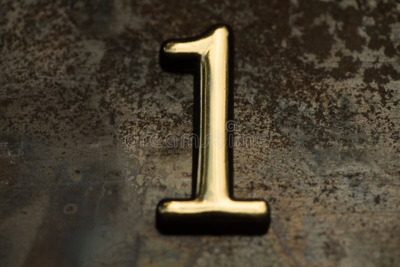 Número uno que pone letras imagen de archivo. Imagen de nacimiento ...