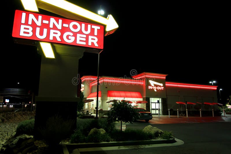 In-N-Out at night editorial stock image. Image of driveup - 32897329