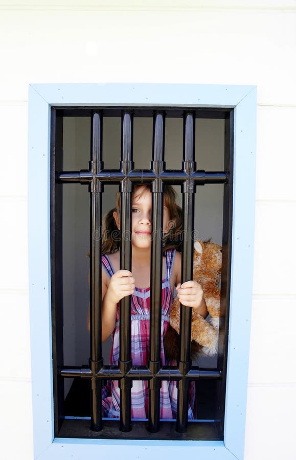 Na cadeia imagem de stock. Imagem de morno, olhar, excitamento - 2627049