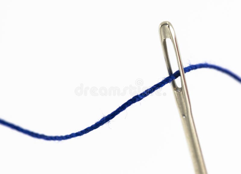 Naald en draad stock afbeelding. Image of oogje, textiel - 14266319