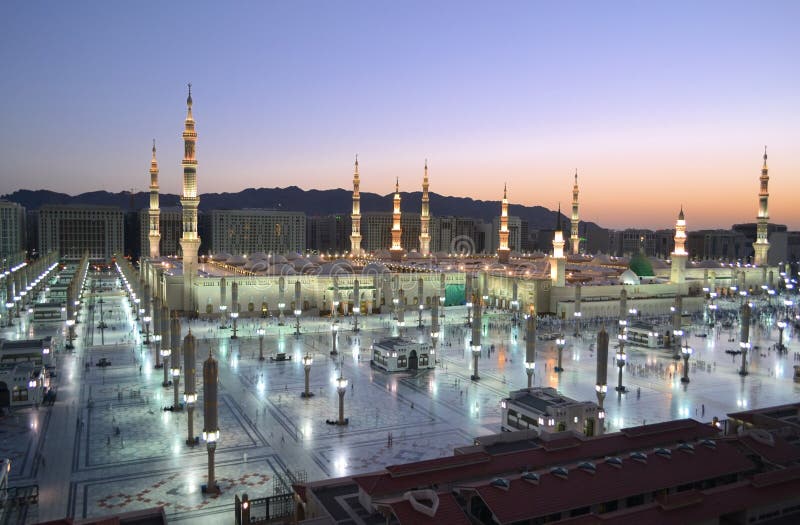 Masjid Al Nabawi Oder Nabawi-Moschee (Prophetenmoschee) Bei ...