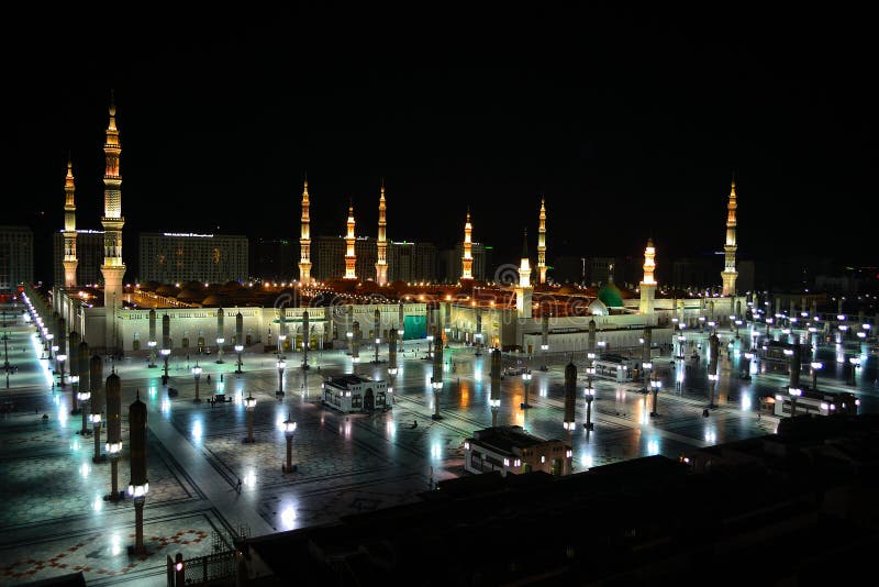 Nabawi Mosque in Medina with Full View at Night Time Editorial ...