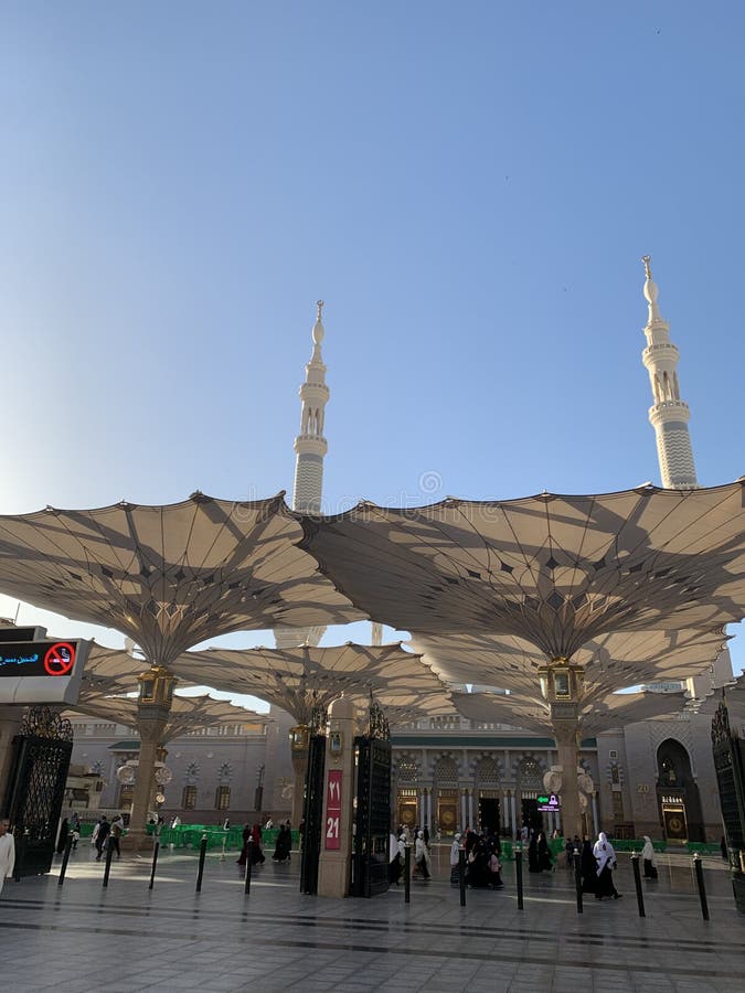 Nabawi mosque editorial stock photo. Image of nabawi - 221919193