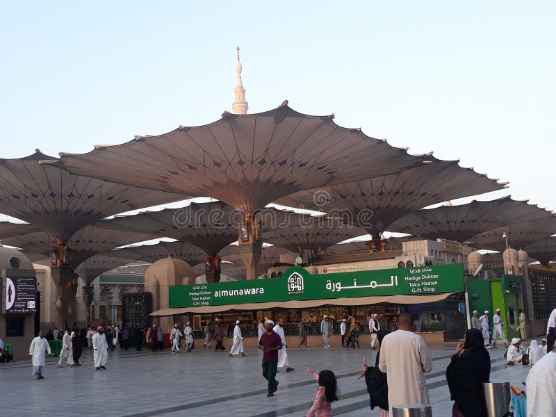 Nabawi Praying Mosque Madina Mecca Editorial Image - Image of praying ...