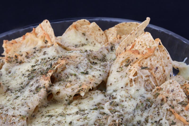 Nachos Mexicanos De Snack Com Queijo E Ervas Foto de Stock - Imagem de derretido, batida: 200888662