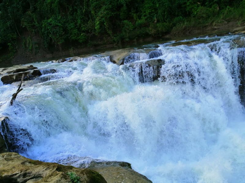 Nafakhum waterfall stock image. Image of valley, watercourse - 180479647