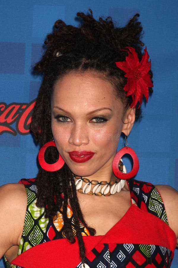 Naima Adedapo editorial photography. Image of arrives - 38019682