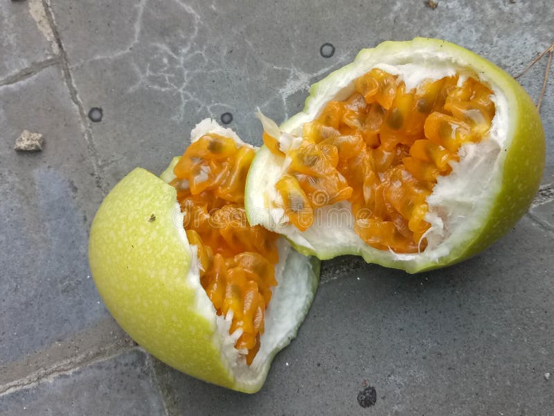 The Name of this Fruit is Markisah Fruit, this Fruit Thrives in ...