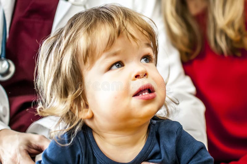 Nanisme image stock. Image du maman, médecin, docteur - 90066915