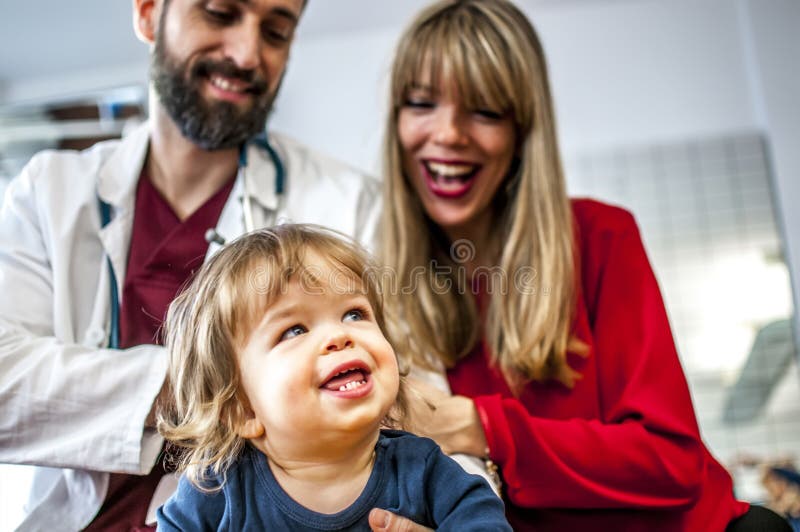 Nanisme image stock. Image du enfant, pédiatre, famille - 90066905