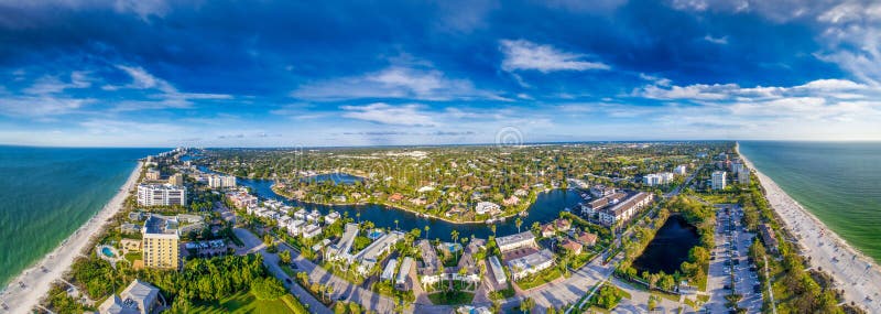 Naples Beach Oceanscape in Florida Stock Image - Image of sunny, relax ...