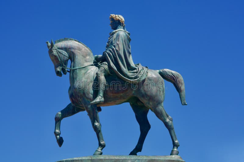Napoleon Bonaparte En Un Caballo Imagen de archivo - Imagen de turismo ...