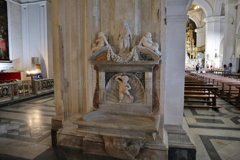 Napoli - Acquasantiera Nella Chiesa Di San Giacomo Degli Spagnoli ... Napoli - Acquasantiera Nella Chiesa Di San Giacomo Degli Spagnoli ...