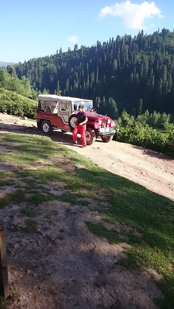 Naran editorial photo. Image of jeep, naran, malka, parbat - 47919851